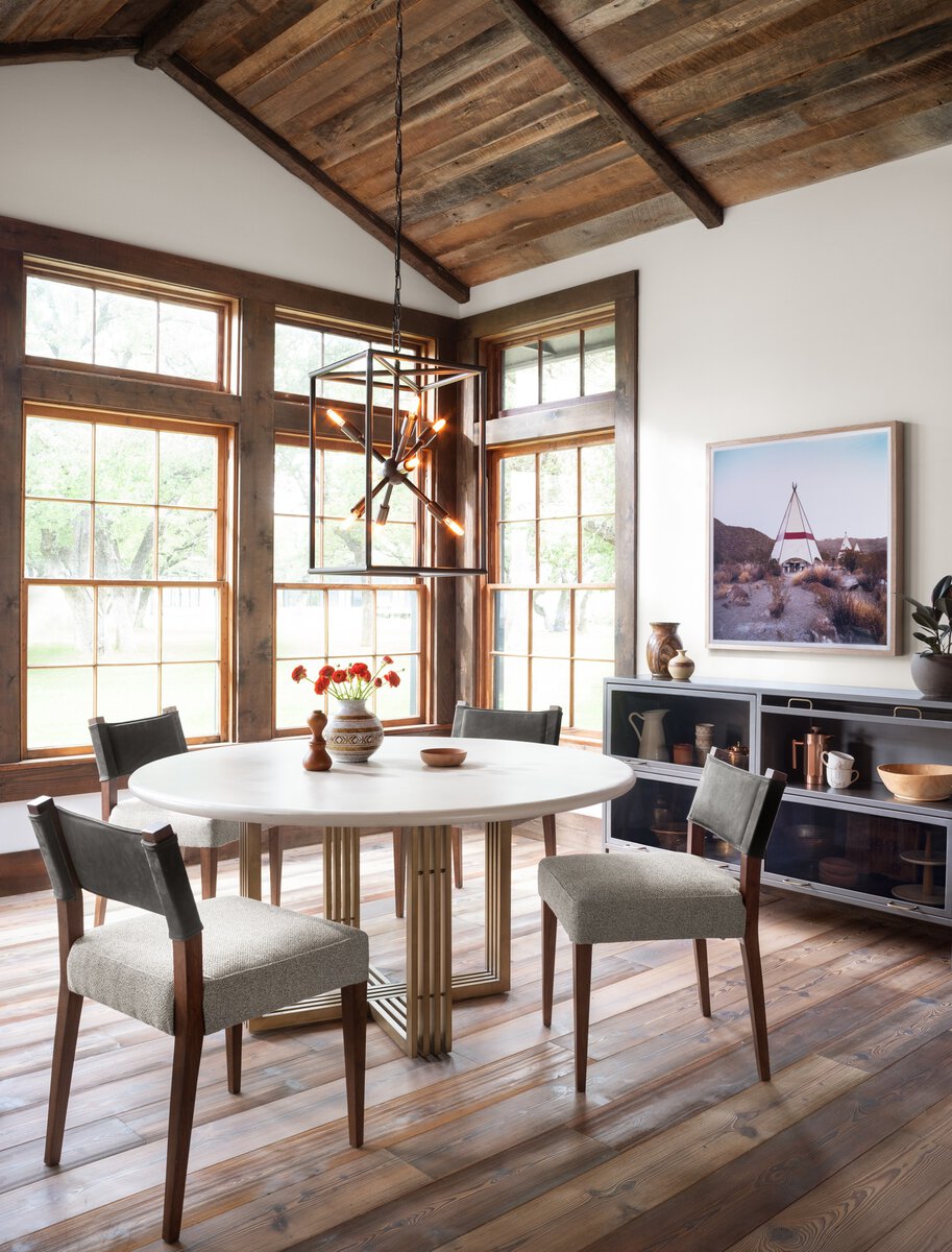 Four hands cornwall round dining table 47 store